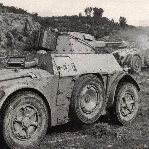 Autoblindo AB41 - WARCARS.NET